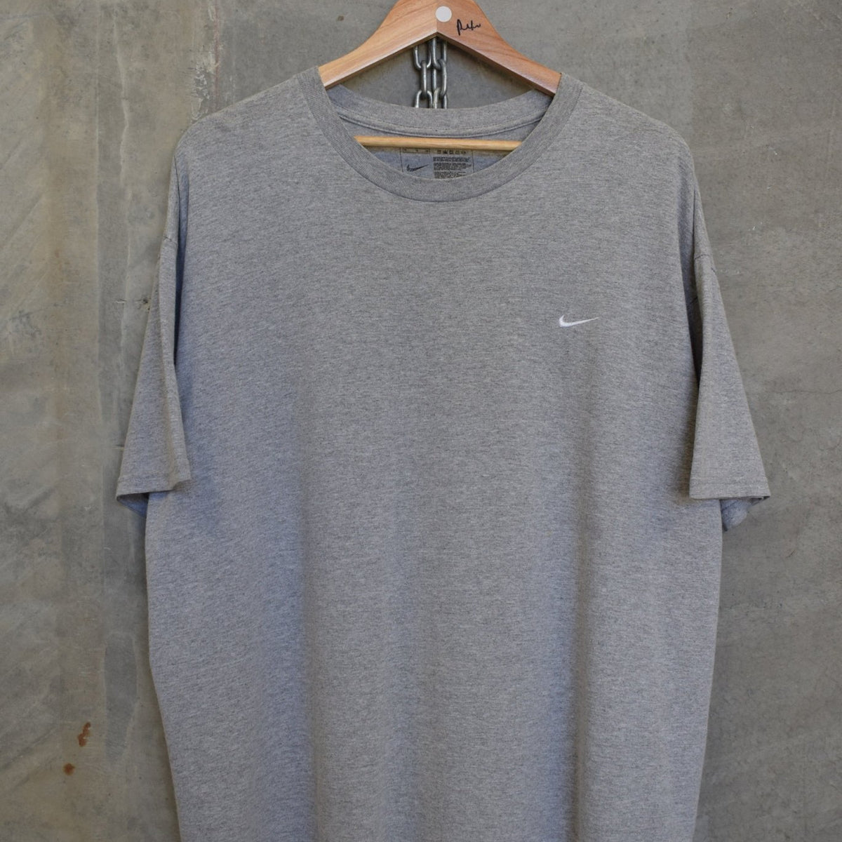 Nike Classic Logo Embroidered Tee — 2000s (XL) – Retrospective Store